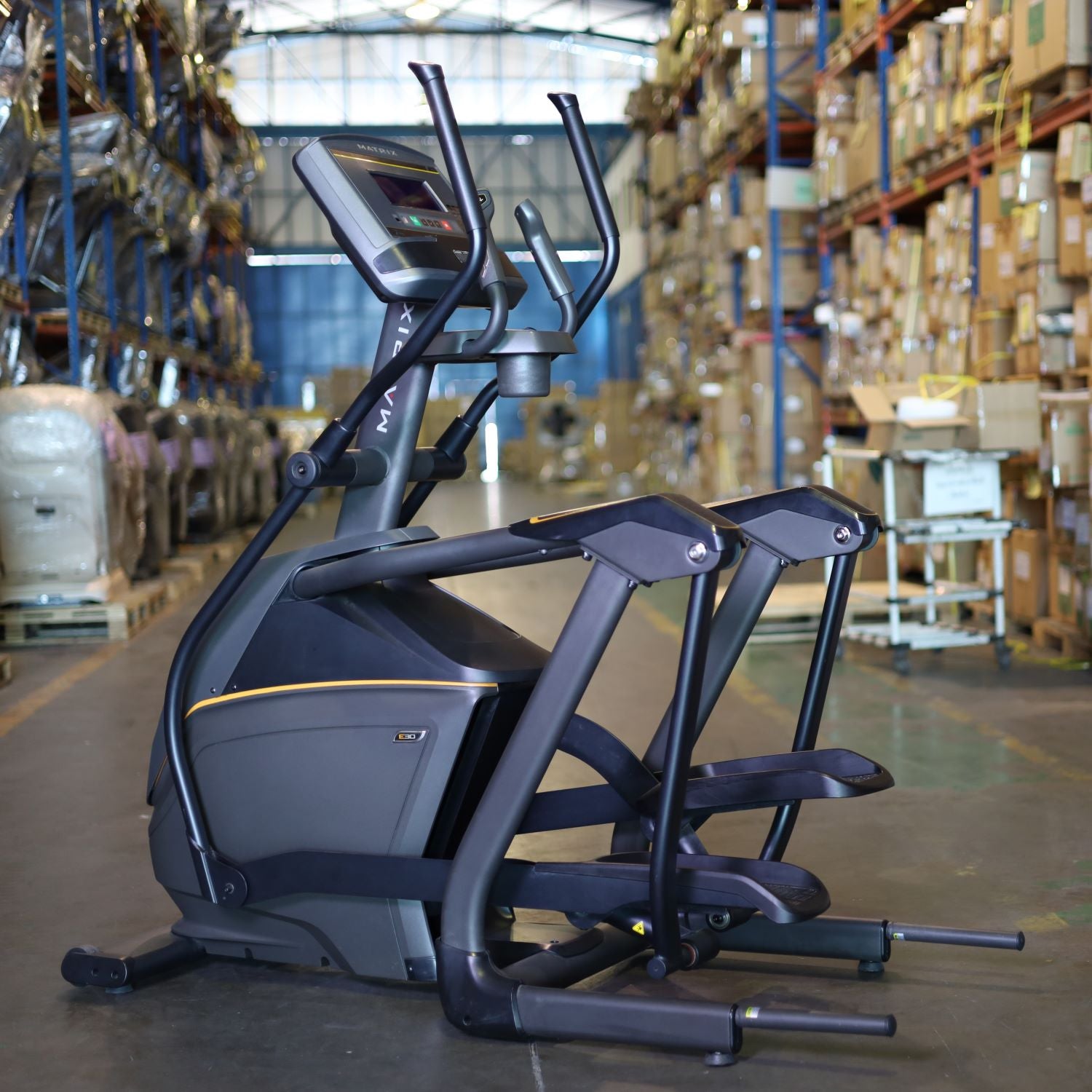 Elliptical Trainer Matrix Retail E30XR